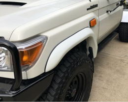 Flares for 76 / 78 / 79 Series Toyota Landcruiser V8 - White - Set of ...